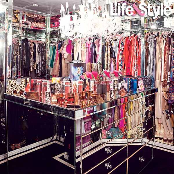Take a Peek Inside Paris Hilton's AMAZING Closet! | ExtraTV.com